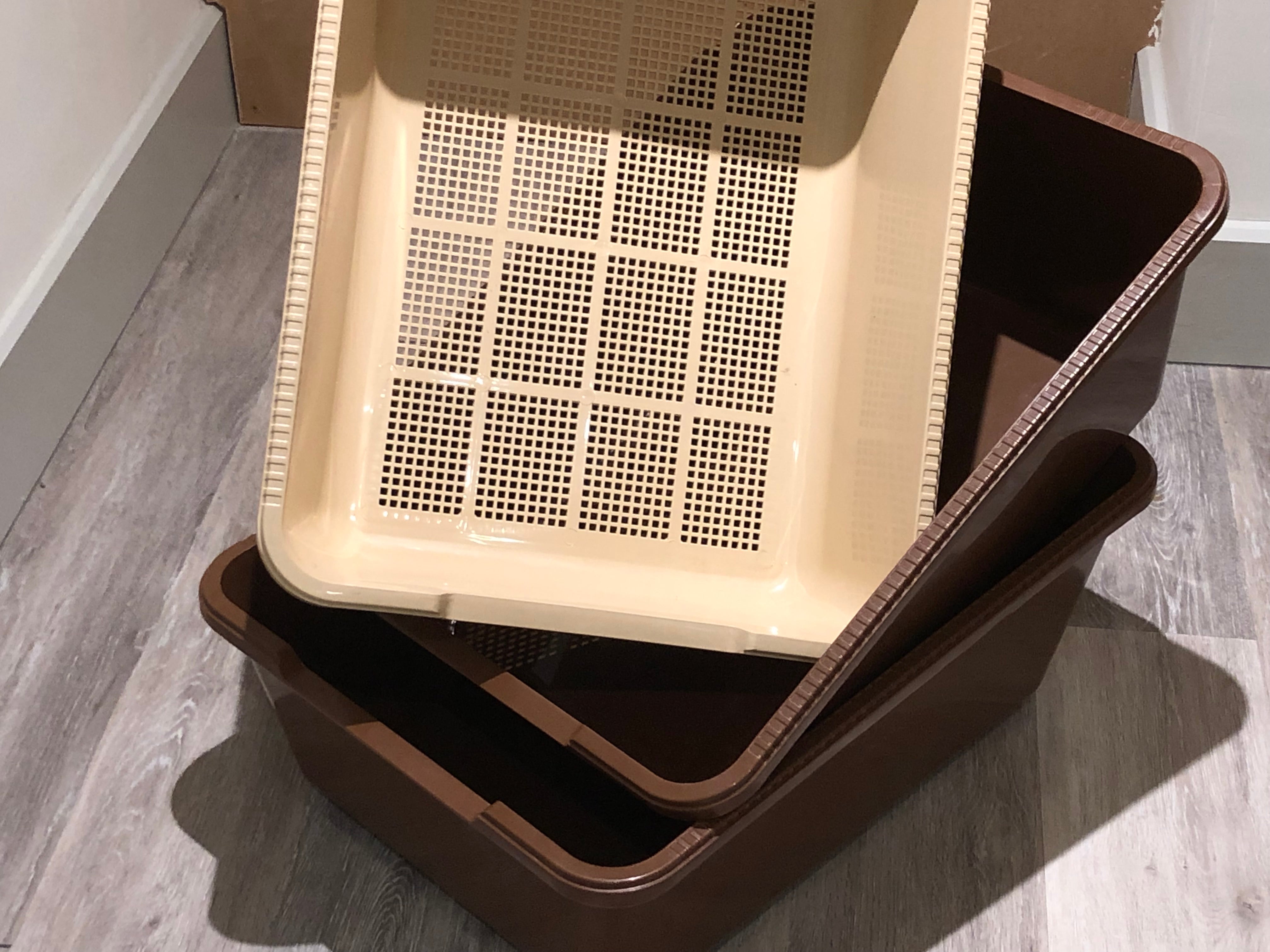 Maxi Sieve Litter Tray System (2 Base Trays,Sieve & Beige Guard) not w ...